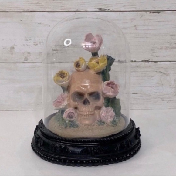 Christmas Tree Shoppe | Holiday | Nwt Pretty Pink Resin Craft Skull ...